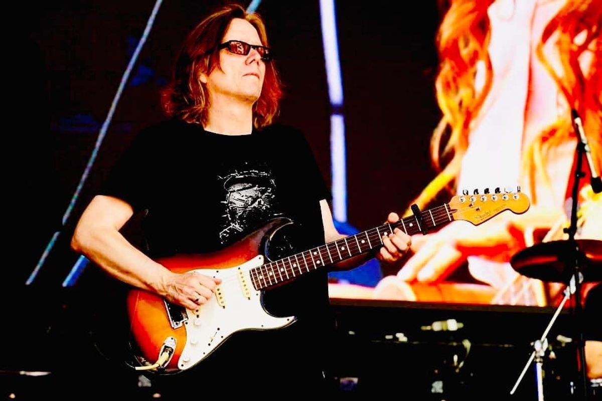 Mr Briggs takes to the stage with disco royalty Boney M | All 偷拍視頻 ...