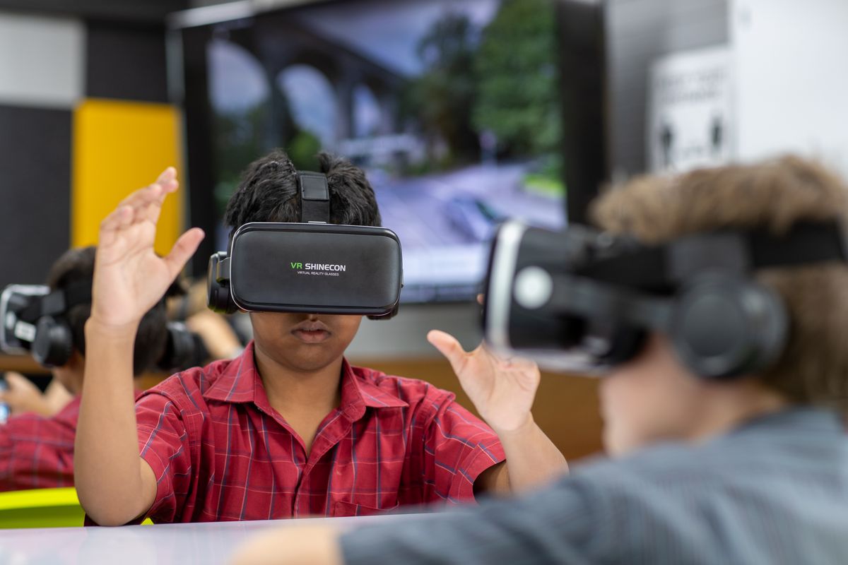 How to learn in a digital world | Bishop Druitt College