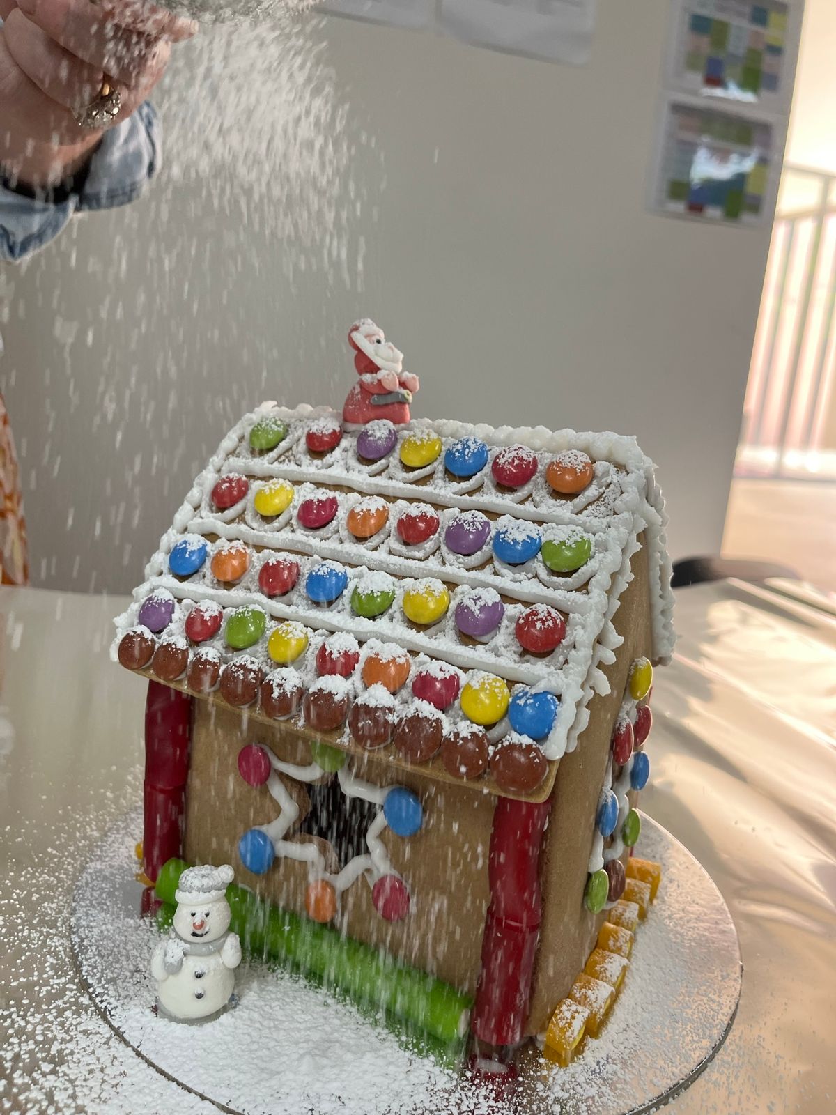 GISS Gingerbread Workshop lifts Xmas Spirits | German International School Sydney (en)