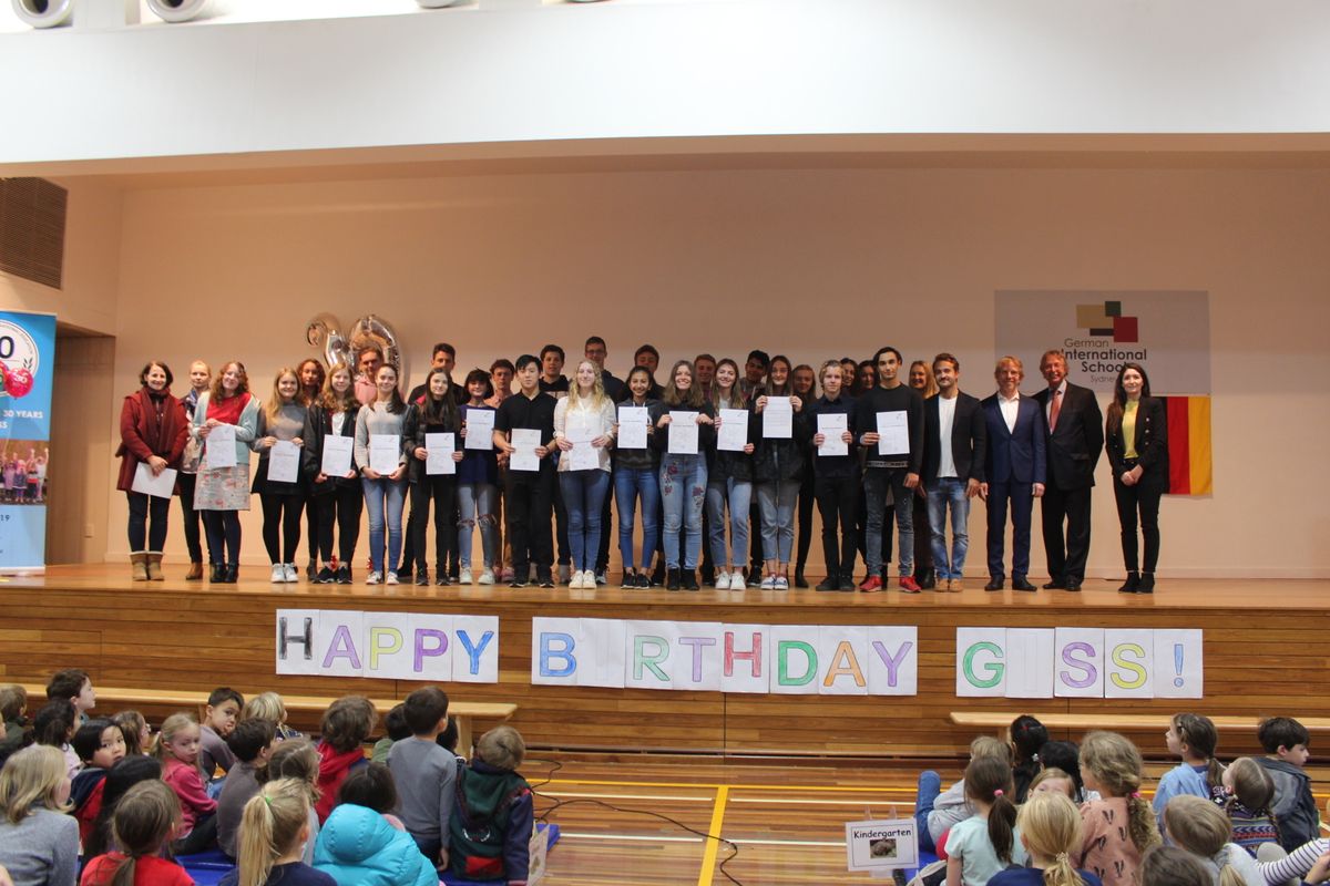 German Consul-General awards 29 GISS students with DSD certificates ...