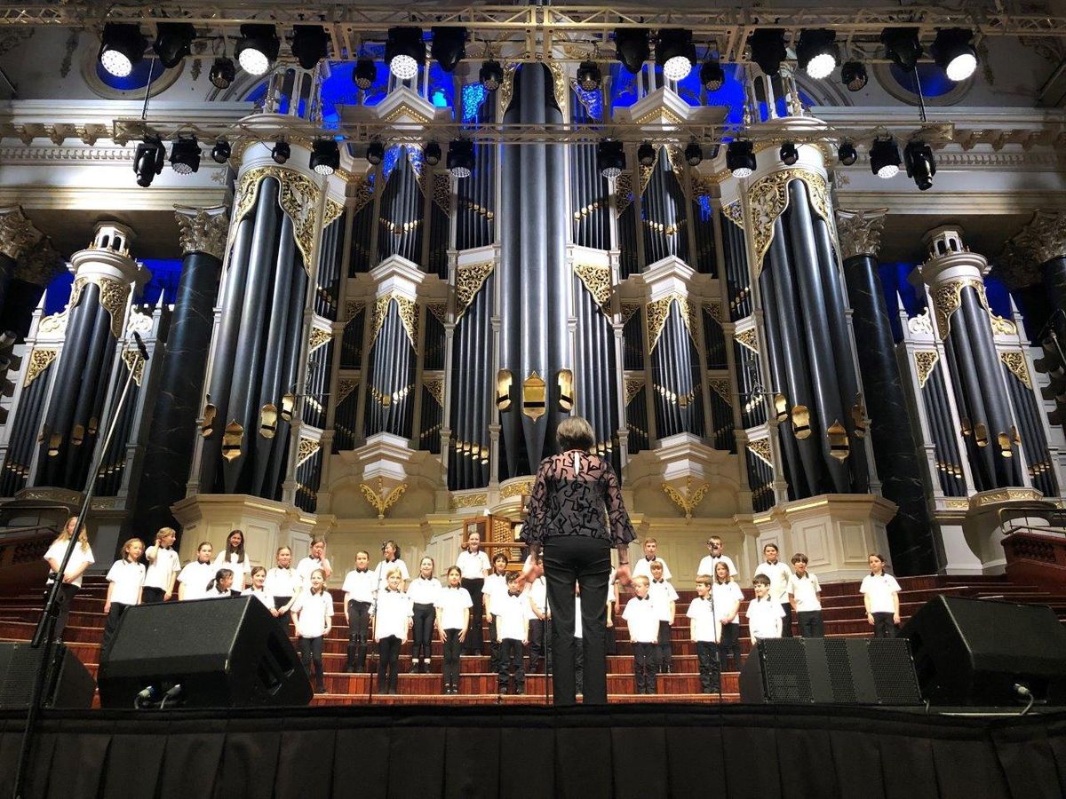 GISS CHOIR PERFORMS AT SYDNEY TOWN HALL | German International School ...