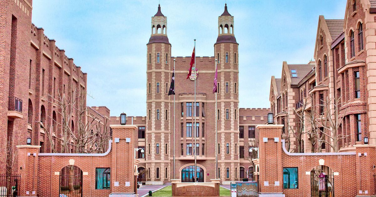 China - Issue 20 - 2021 - Haileybury