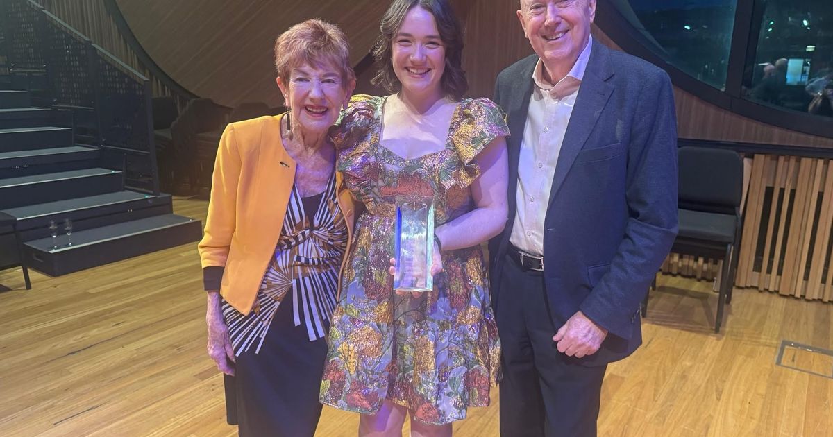 Sarah Wood: Dobell Award Winner at VCA… | Loreto College Ballarat