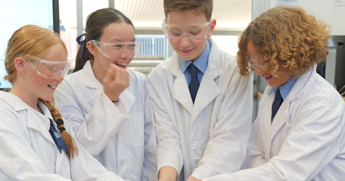 Compass no. 748 - Pacific Lutheran College