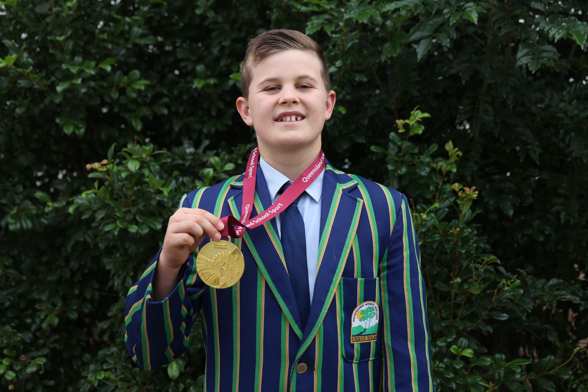 Cayden and the South Coast team slam dunk competition | Rivermount College