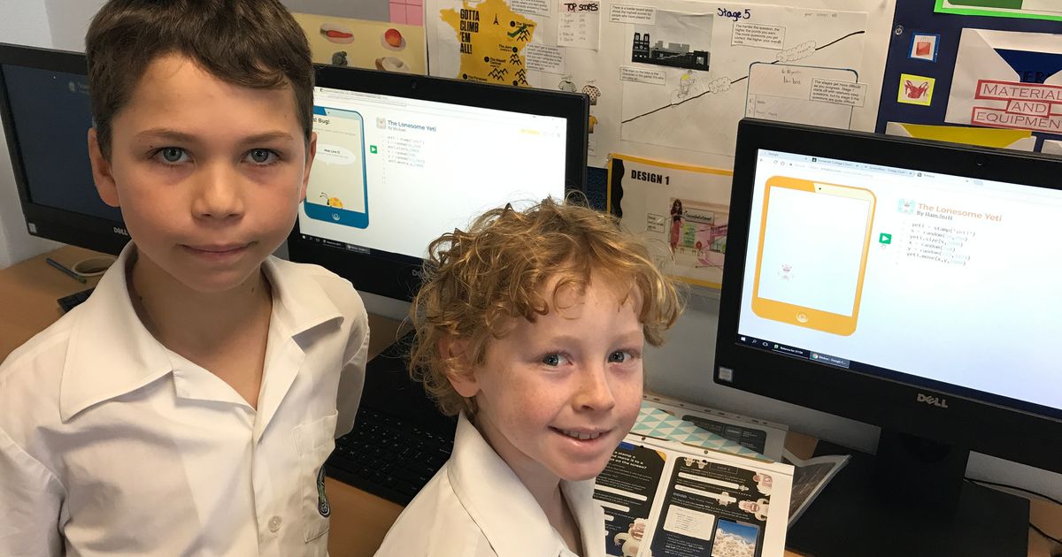 Junior Coders Learning JavaScript | Somerset College