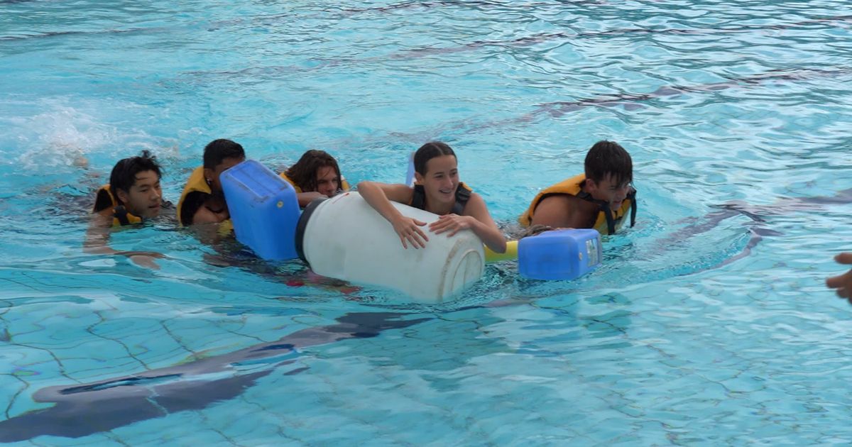 Year 11 LEAD Golden Paddle Challenge | Somerset College