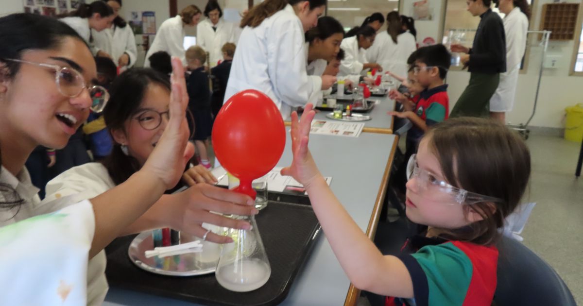 Science Experiments for Pre-Preps | Somerset College
