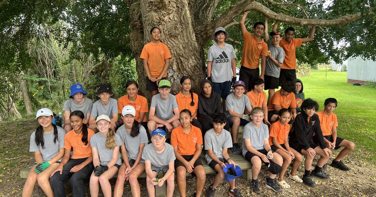 A Week With Dad: Year 8 Girls’ and Boys’ School Taneatua Service Trip ...
