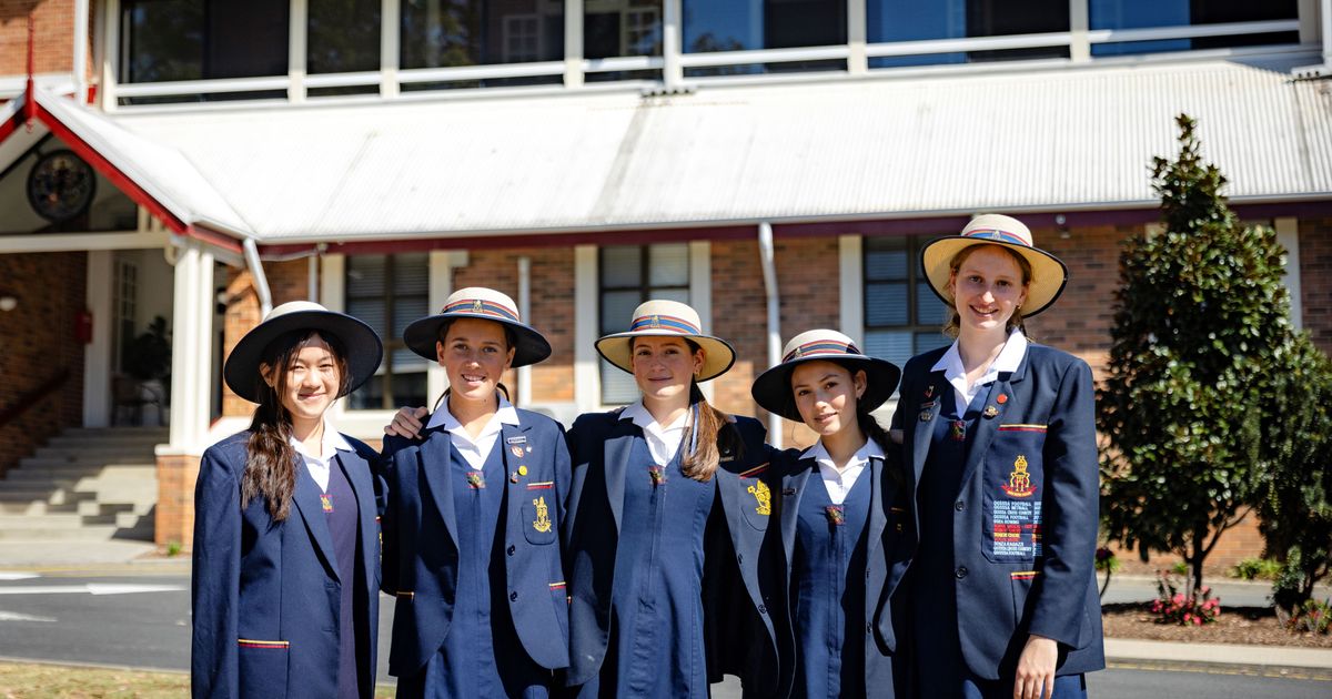 Middle Senior - St Hilda's School